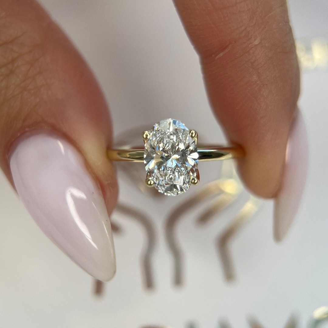 Tulip Design 1.5 Carat IGI Certified D Color VVS1 Clarity Oval ...