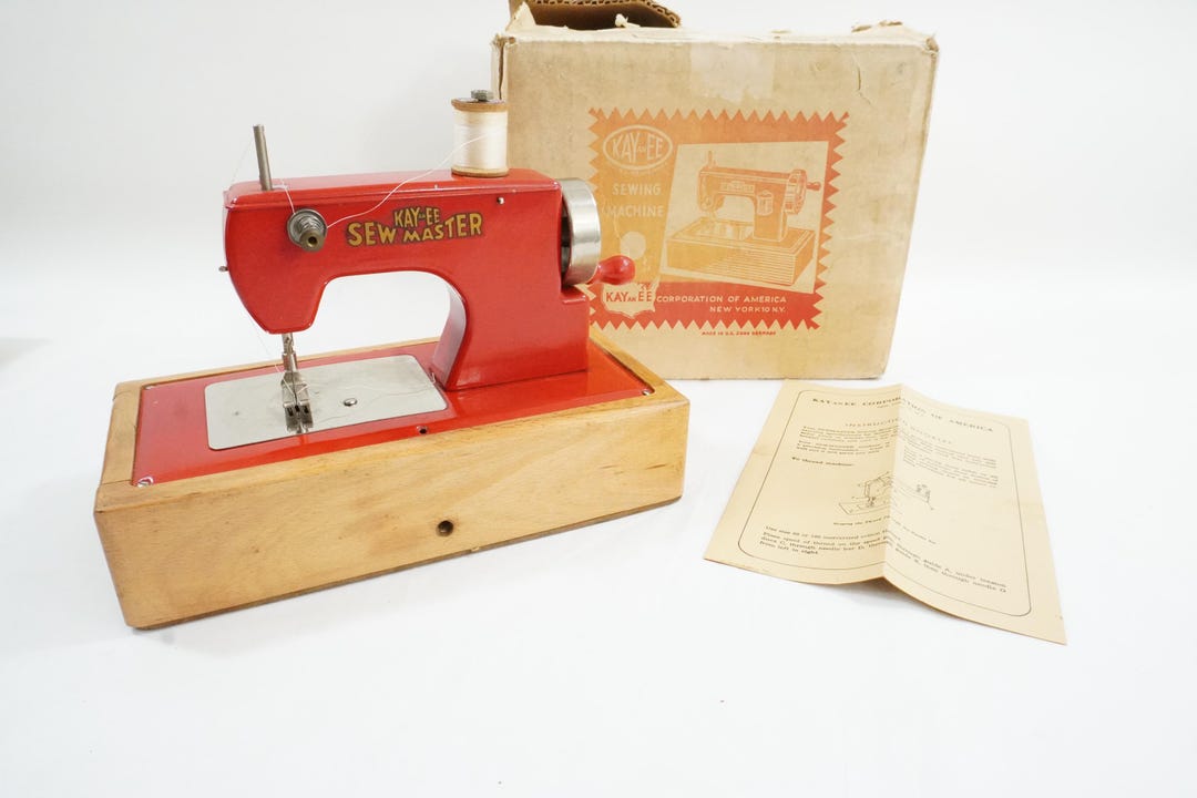 Kayanee Sew Master Sewing Machine, Hand Crank Kids 1950s-60s Sewing ...