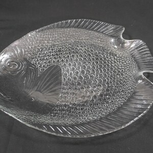 Arcoroc Glass Fish Dish, Fish Shaped Dish, Serving Dish, Embossed Clear ...