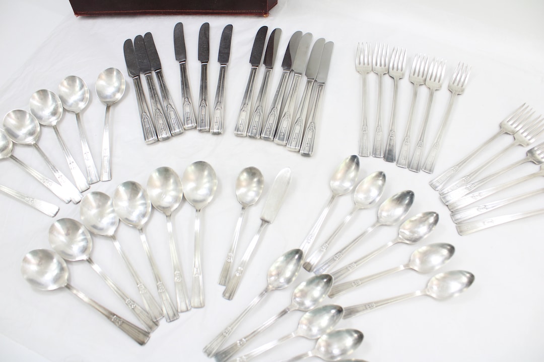 Wm. Rogers MFG. Co. Silverplate Flatware Set, 1938 Pattern Revelation ...