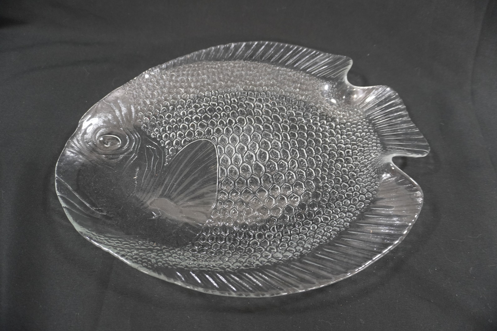 Arcoroc Glass Fish Dish, Fish Shaped Dish, Serving Dish, Embossed Clear ...