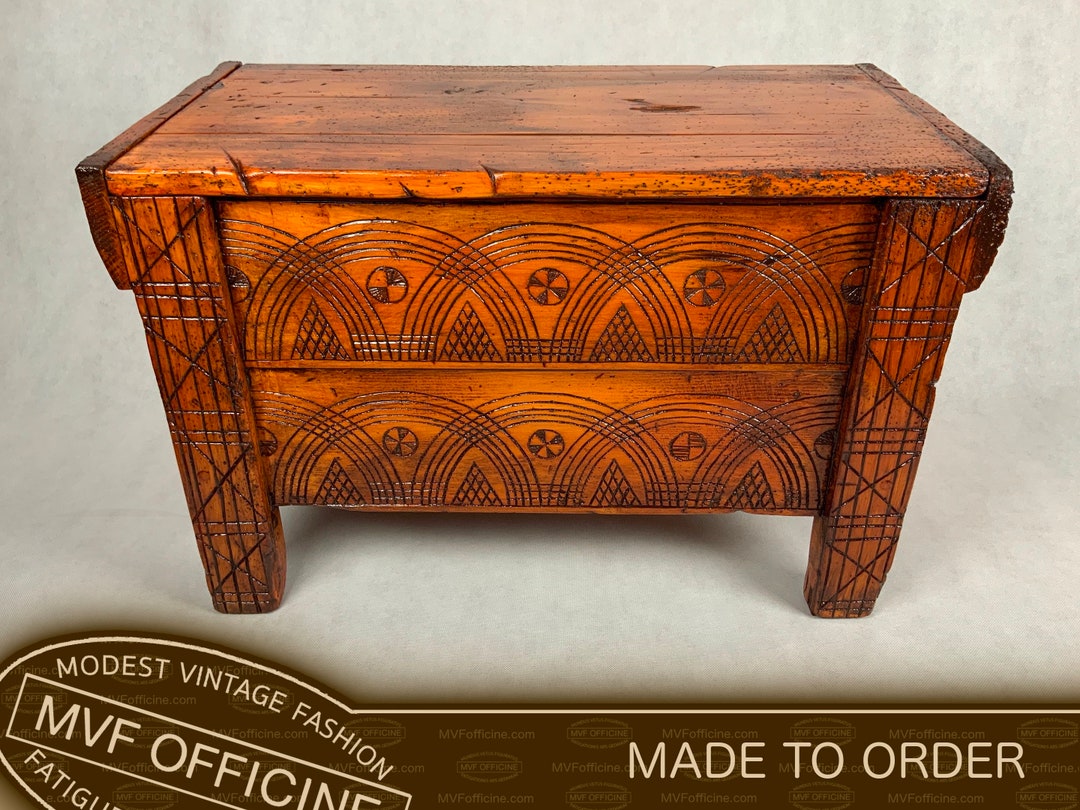 Folk Chest With Lid, Treasure Chest, Primitive Keepsake Box ...