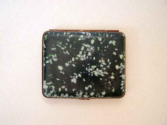 Soviet cigarette case. A bakelite cigarette case of t… - Gem