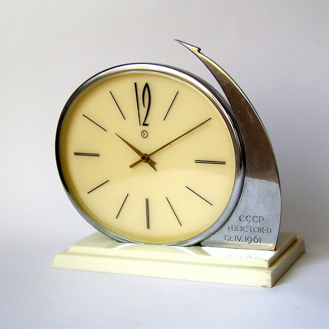 Molnija Table Clock. Soviet Mantel Clock Molnija. Desk Clock USSR ...