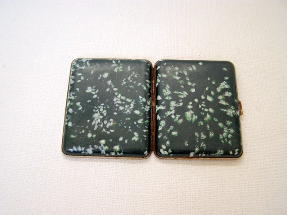 Soviet cigarette case. A bakelite cigarette case of t… - Gem