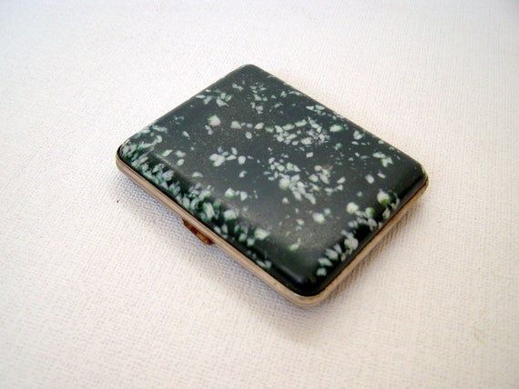 Soviet cigarette case. A bakelite cigarette case of t… - Gem