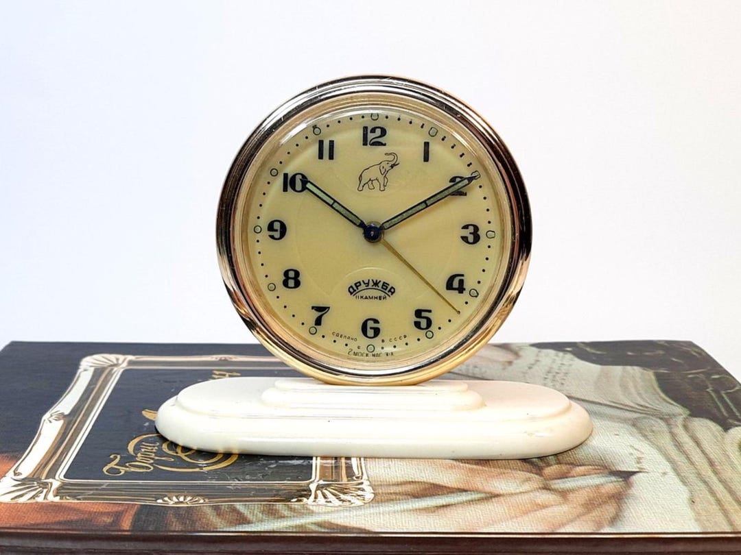 Soviet Alarm Clock. Desk Clock USSR. Vintage Clock SLAVA. - Etsy