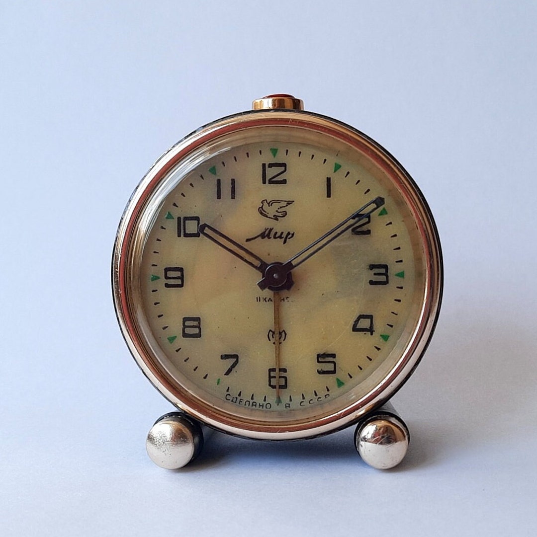 Soviet Alarm Clock. Desk Clock USSR. Vintage Clock SLAVA. - Etsy