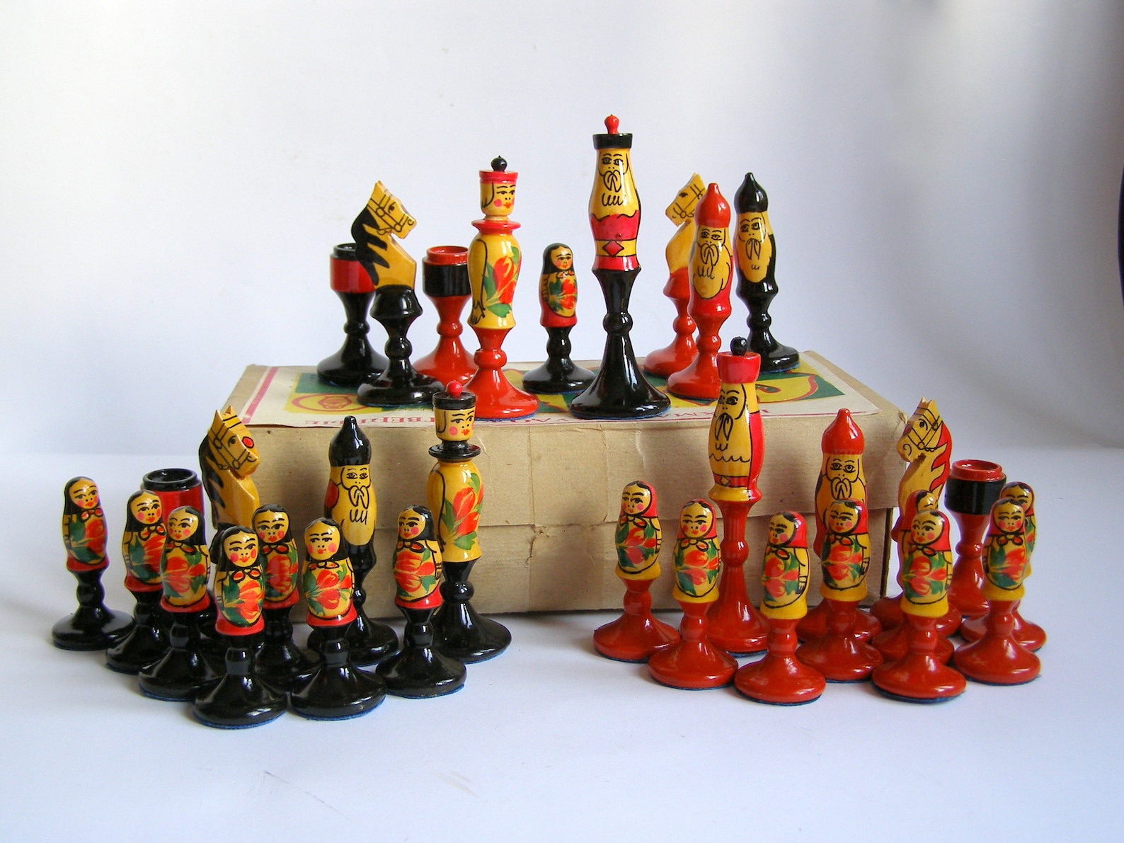 NOS, Soviet Chess Set, Vintage Chess Set USSR, Hand Painted, Pysanka ...