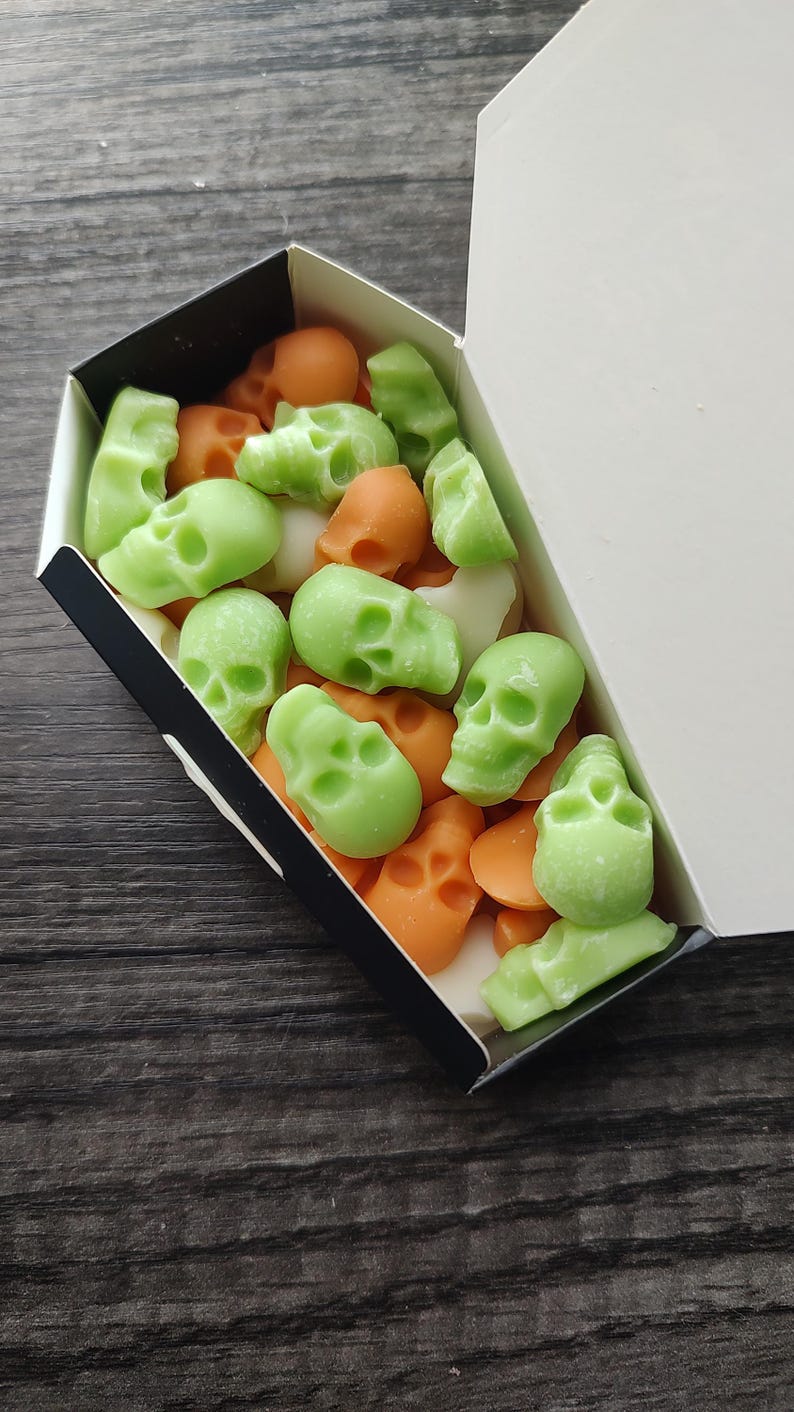 Skull Wax Melts: Halloween Gothic Home Decor Spooky Wax Melt Horror ...