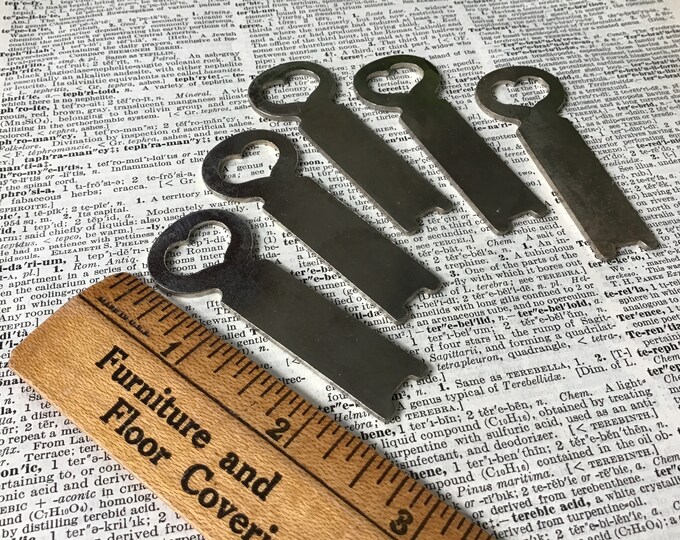 FLAT SKELETON KEYS - 5 Steel Keys, Beautiful Naturally Aged Patina - Etsy