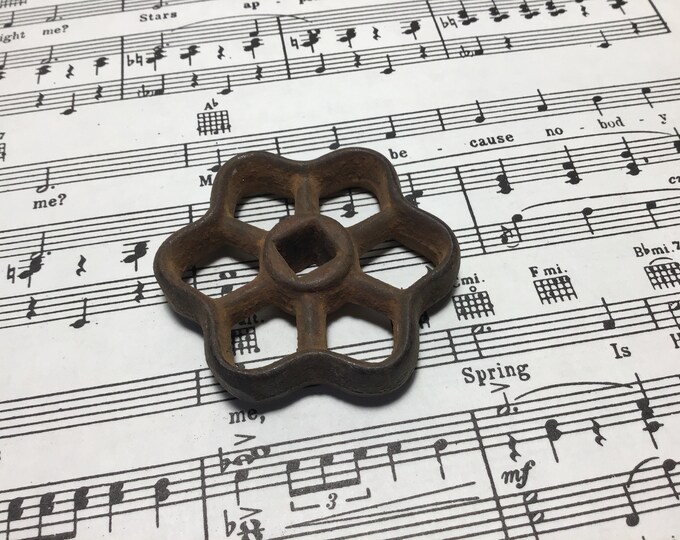IRON VALVE HANDLE - Gate Valve Handle Knob, Flower Shape - Etsy