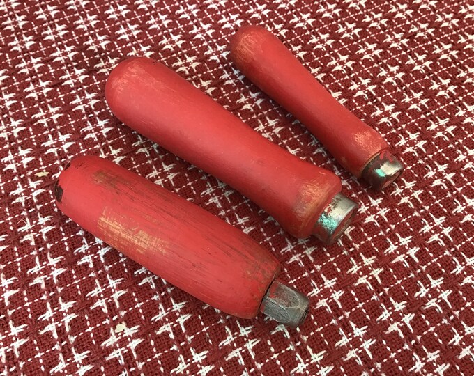 PAINTED HANDLES 3 Wooden Tool Handles, Distressed Red - Etsy