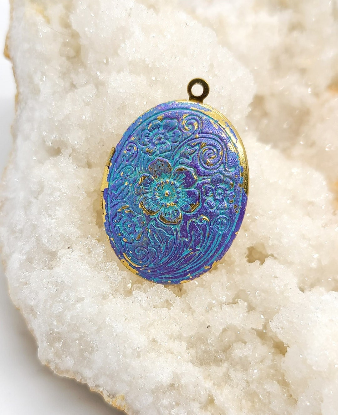 Flower Brass Picture Locket Patina Brass Pendants Oval Picture Locker ...