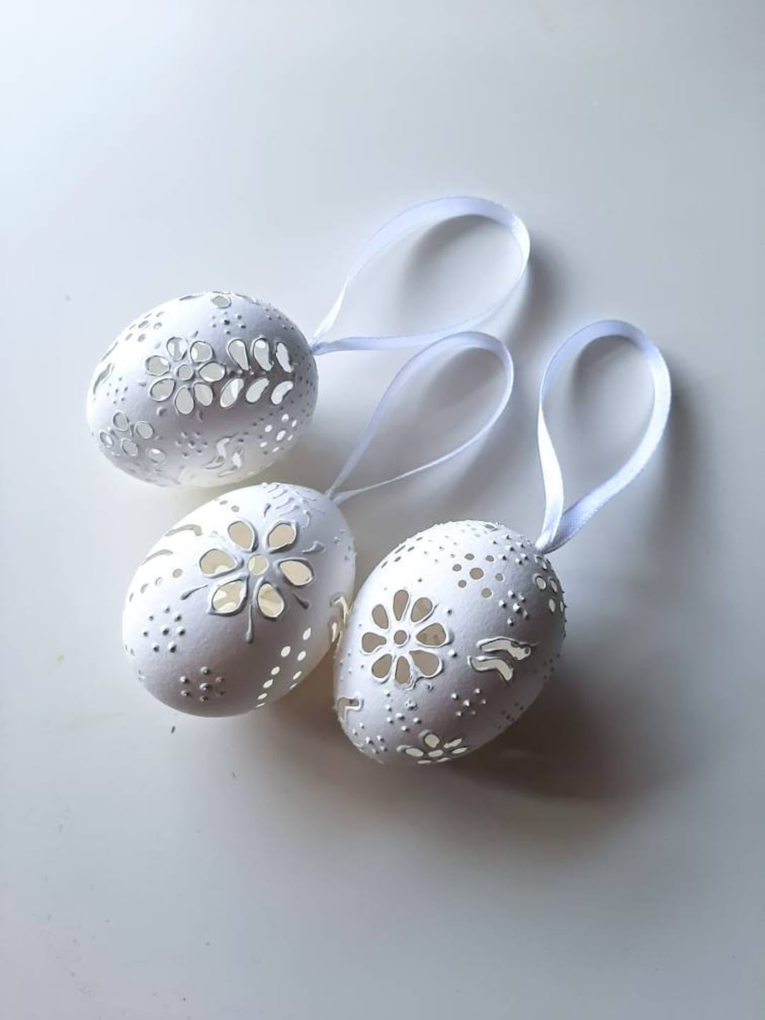 Set of 3 Chicken Easter Eggs, Carved Eggshell, Easter Tree Decorations ...