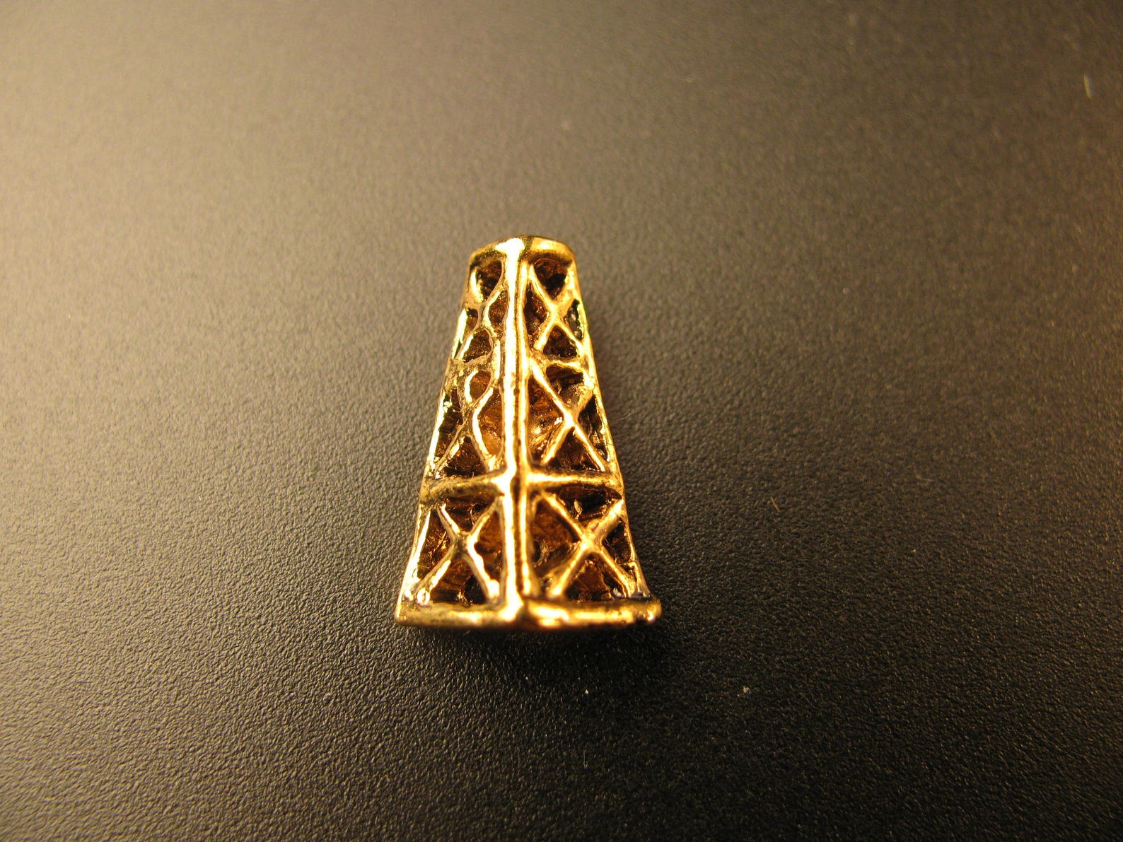 Texas Oil Well Derrick Derek Lapel Pin - Oil Field & Gas Roughneck - Etsy