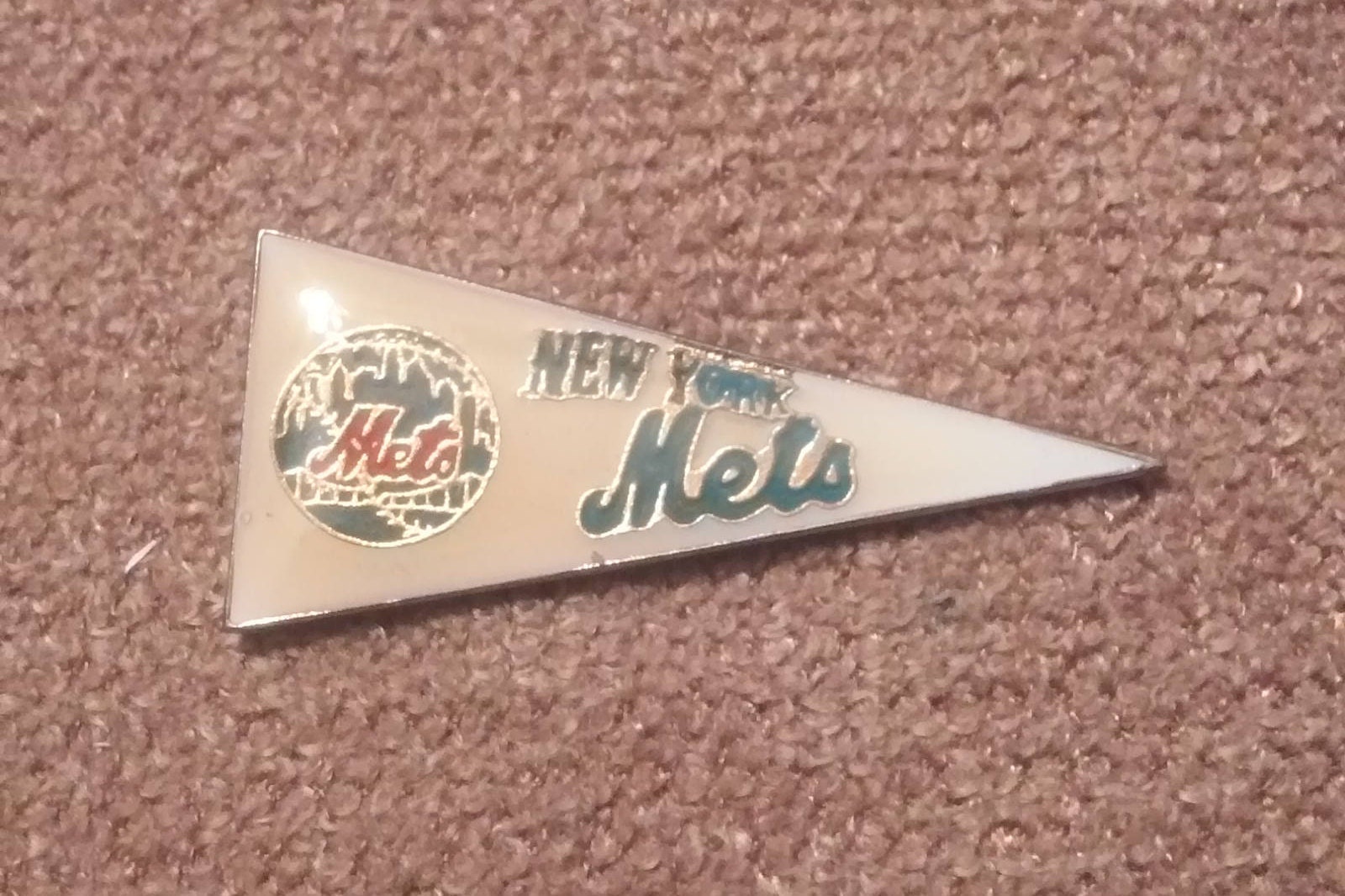 New York Mets Pennant Banner MLB Tie Tack - Hat Pin - Lapel Pin ...