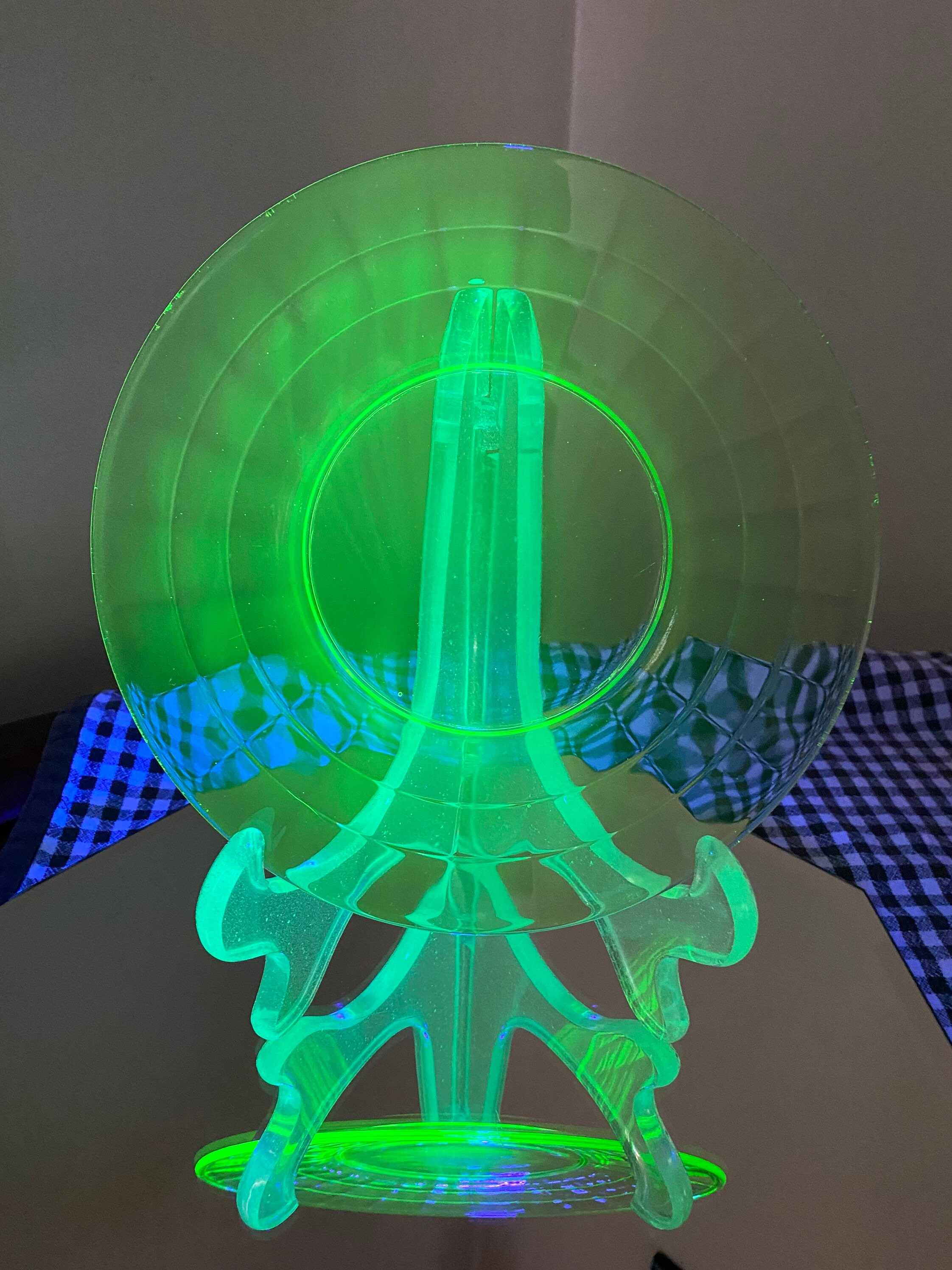 Resin Art Uranium Glass UV Display Plate Holder - Etsy
