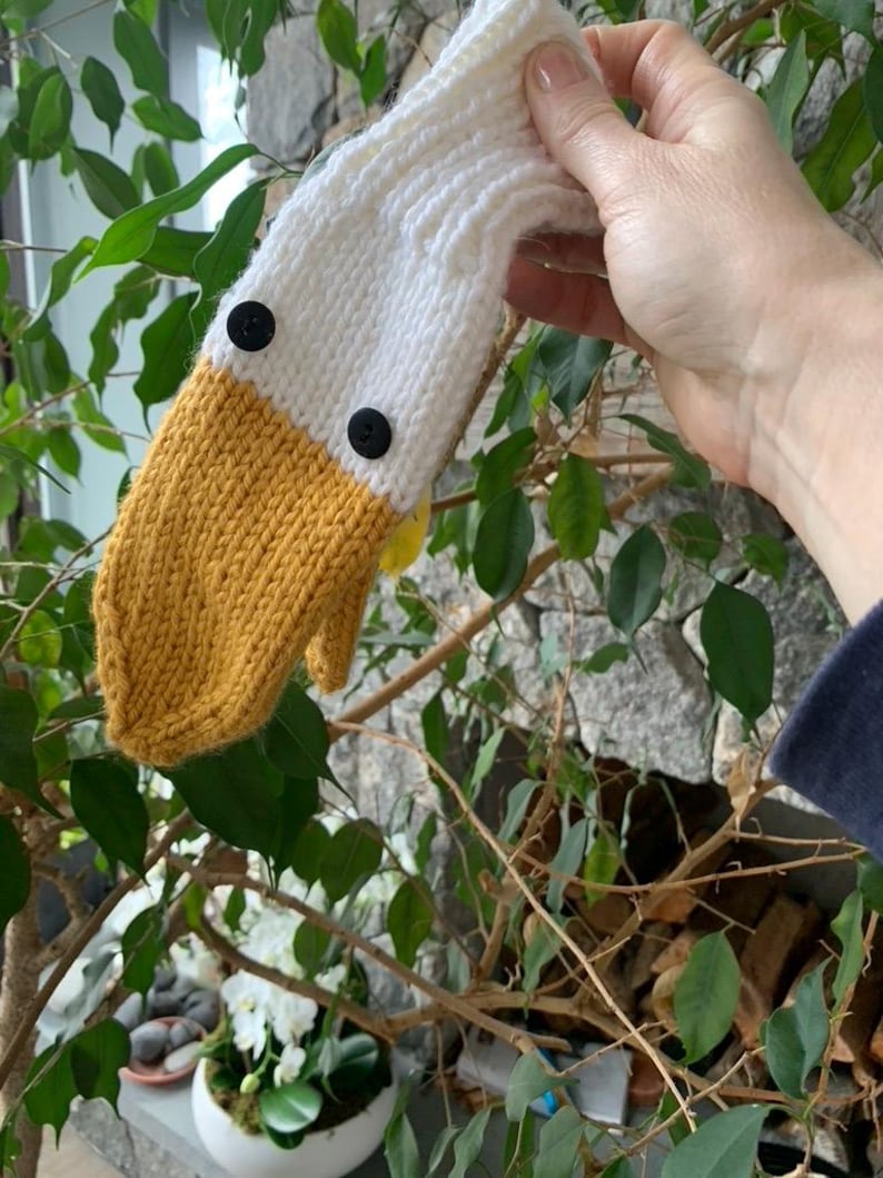Quick and Easy Goose Mittens Knitting Pattern, Bulky Yarn, Kids, Adult ...