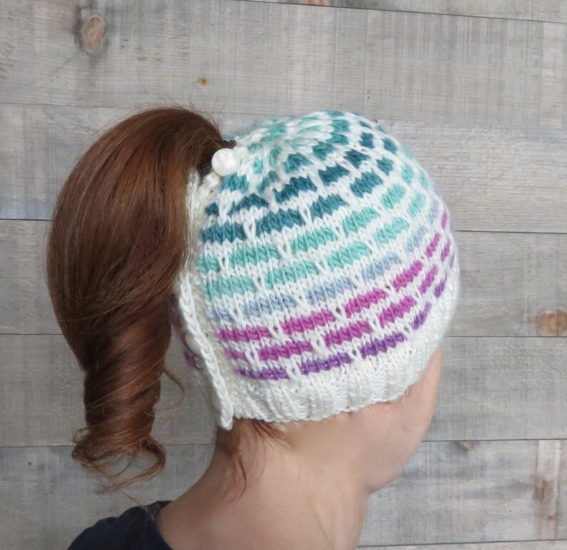 Ombre Bricks Ponytail Hat Knitting Pattern, Mosaic Knit Use Just 1 ...