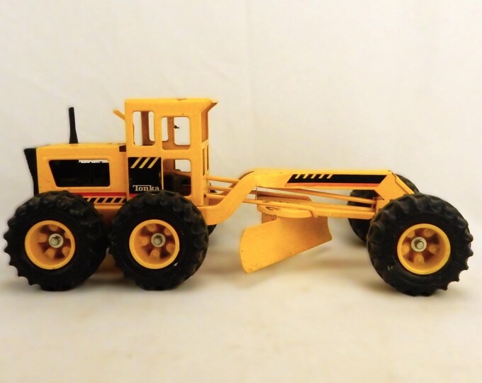 Tonka Scale Model Road Grader, Steerable, Adjustable Moldboard, Vintage ...