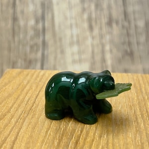 BC Jade Bear With Jade Fish, Jade Polar Bear Figurines, Gemstone Bear ...