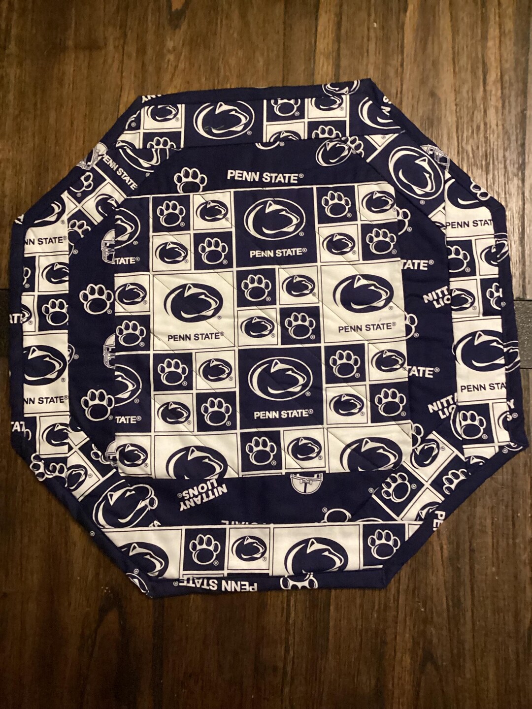 Table Topper 17.5in. X 17.5in. - Reversible - Penn State Pattern - Etsy