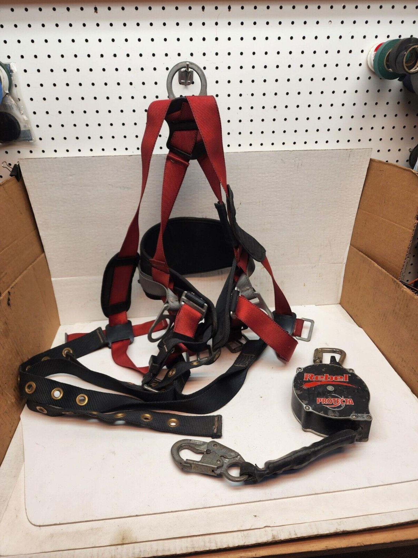 Protecta Pro Full Body Safety Harness XL & 20’ Ft. Self Retracting ...