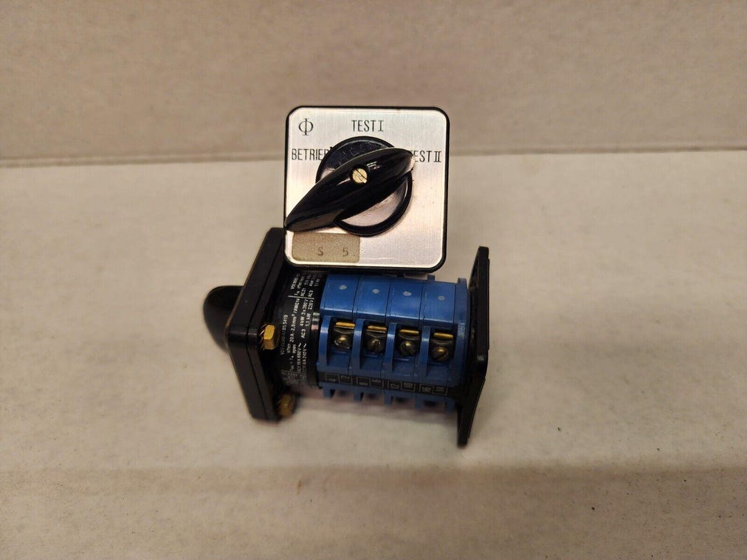 Kraus & Naimer C10 VDE 0660-107 Rotary Panel Switch 20 Amp, 660 V, 3 ...