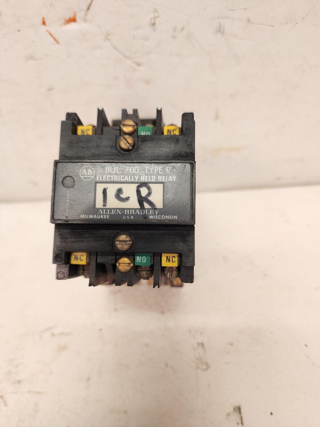 Allen Bradley 700 Type R Relay Contactor 700-R220A1 Ser B 110-120V Coil ...