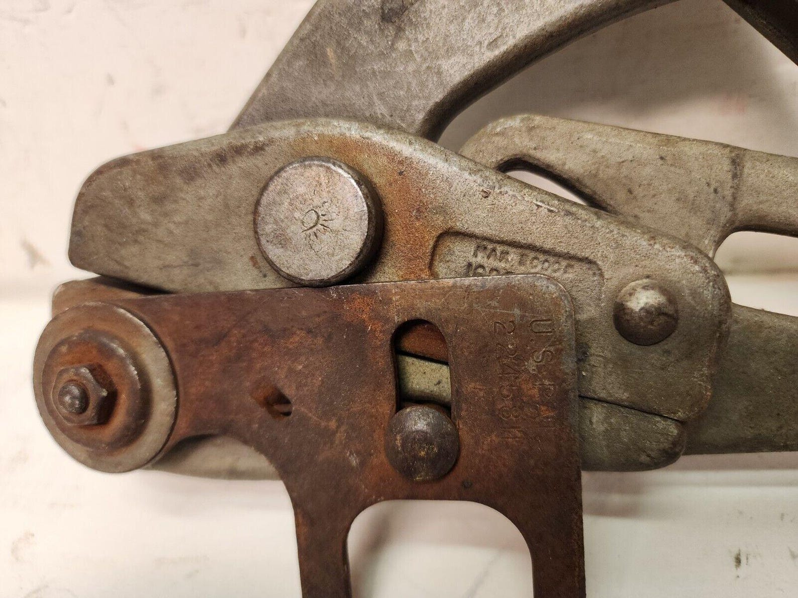 Klein Tools 1628-50H Chicago Cable Grip Puller 8000 Lbs Load Cap. Free ...