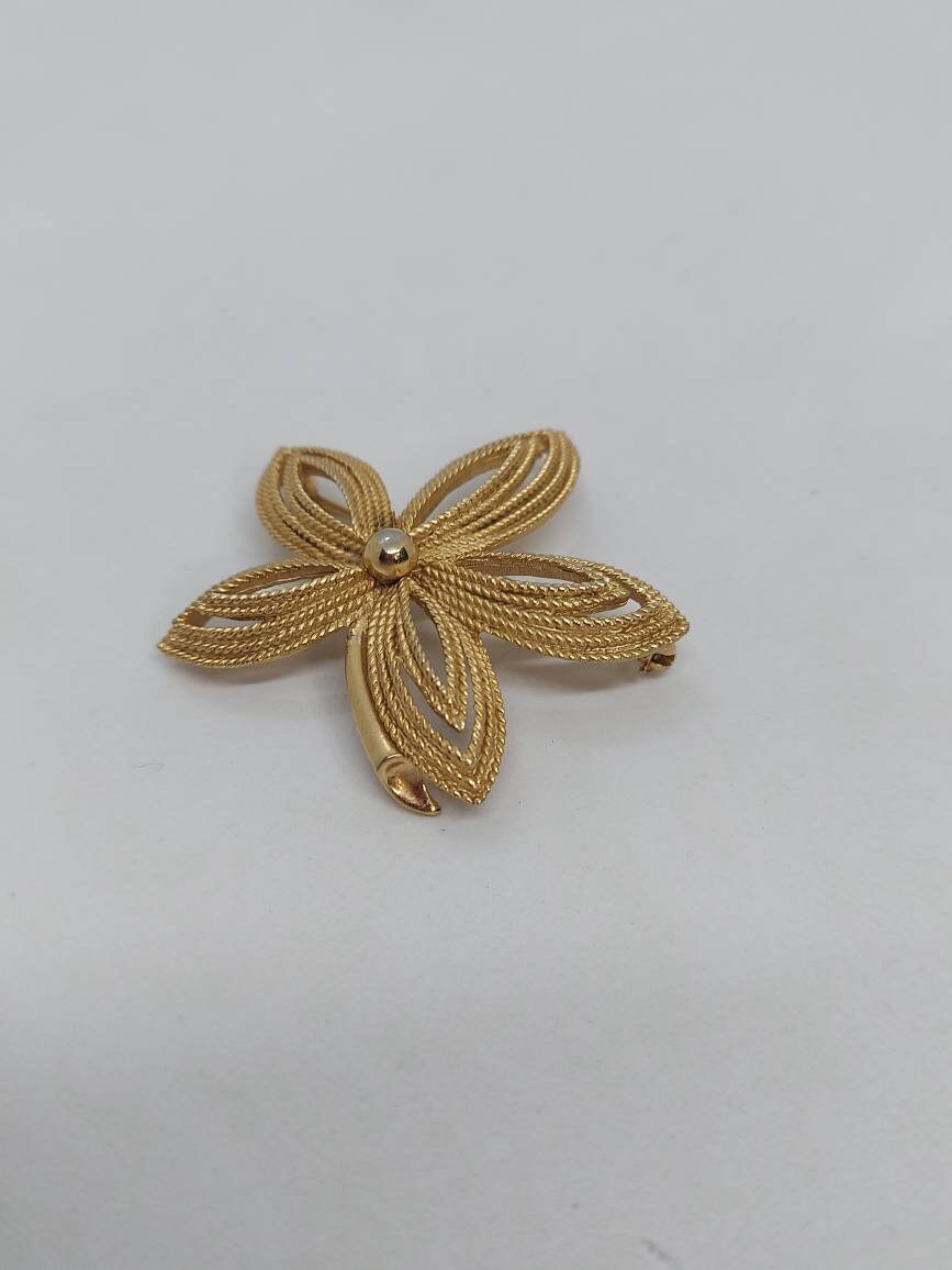 Vintage Trifari Flower Brooch | Etsy