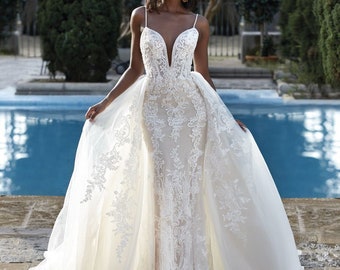 Detachable Tulle Wedding Train Decorated With Lace at the - Etsy