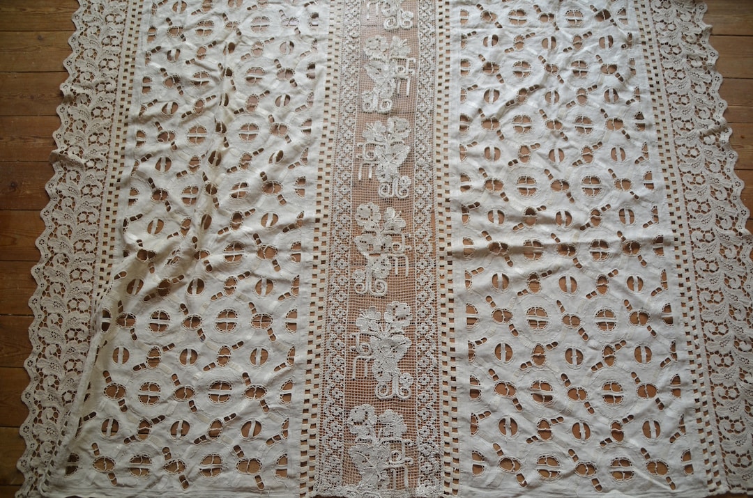 French Art Deco Period Needle and Filet Lace Embroidered Bed - Etsy