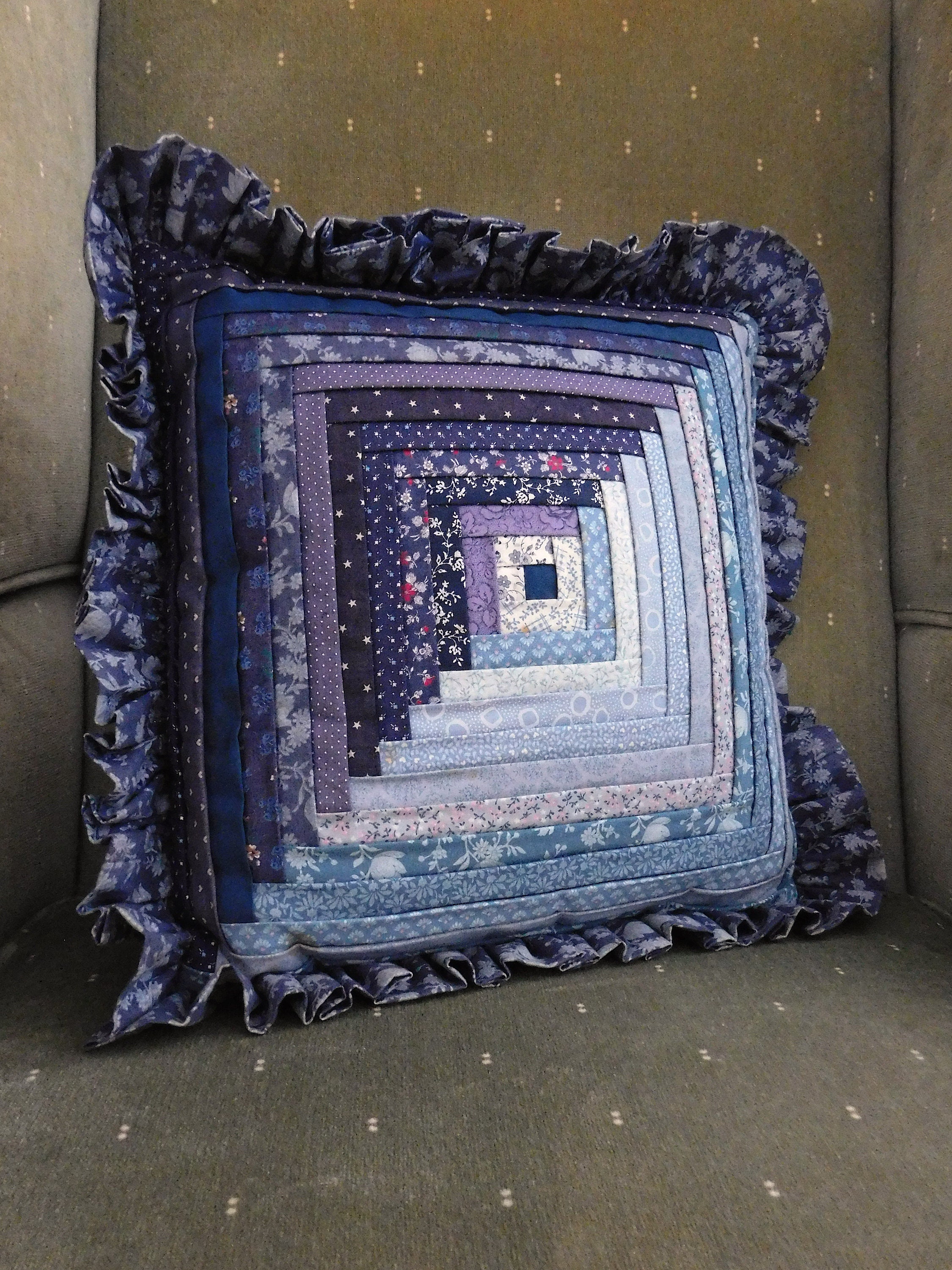 Handmade Quilted Pillow Log Cabin Pattern - Etsy