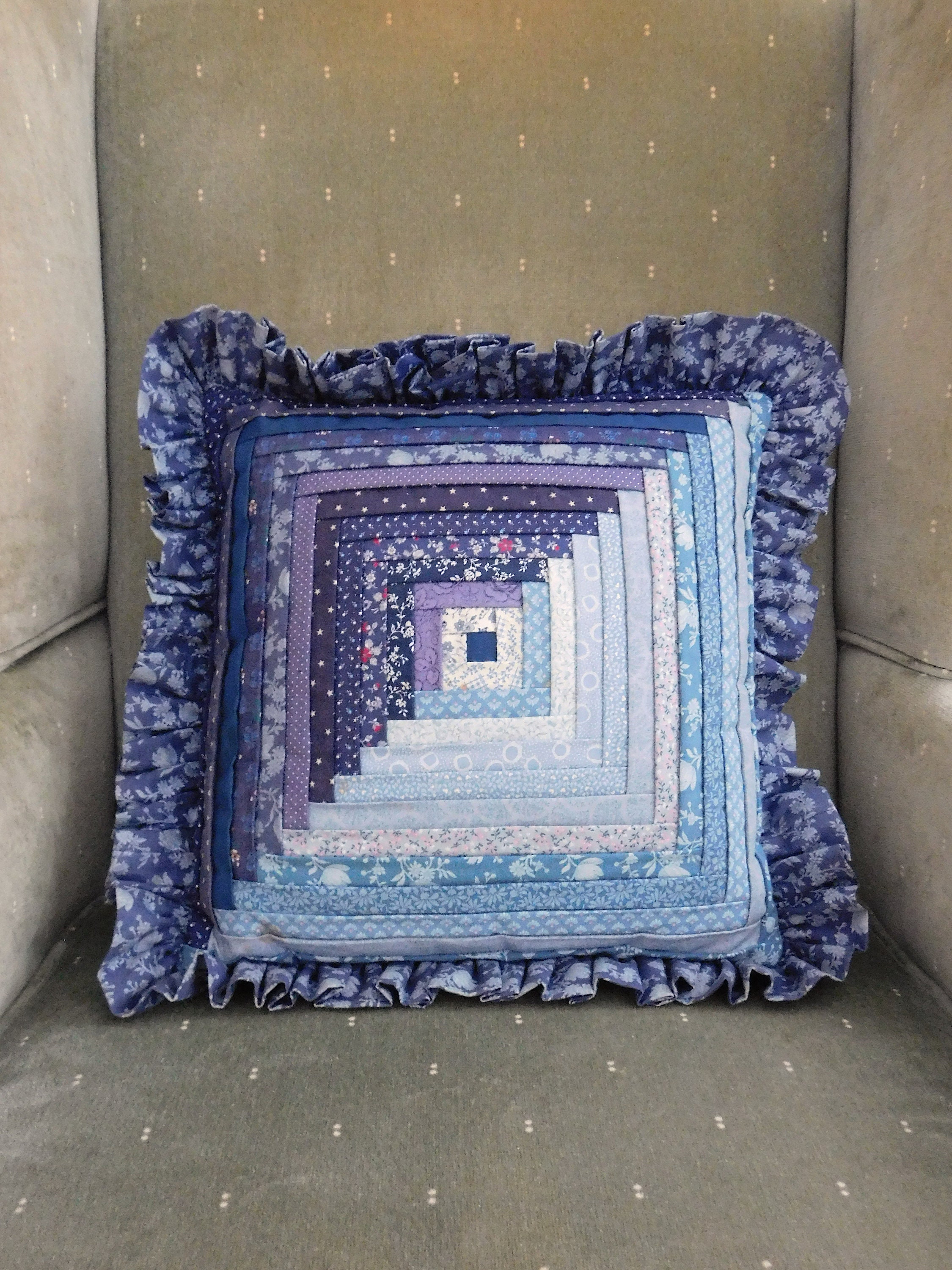 Handmade Quilted Pillow Log Cabin Pattern - Etsy