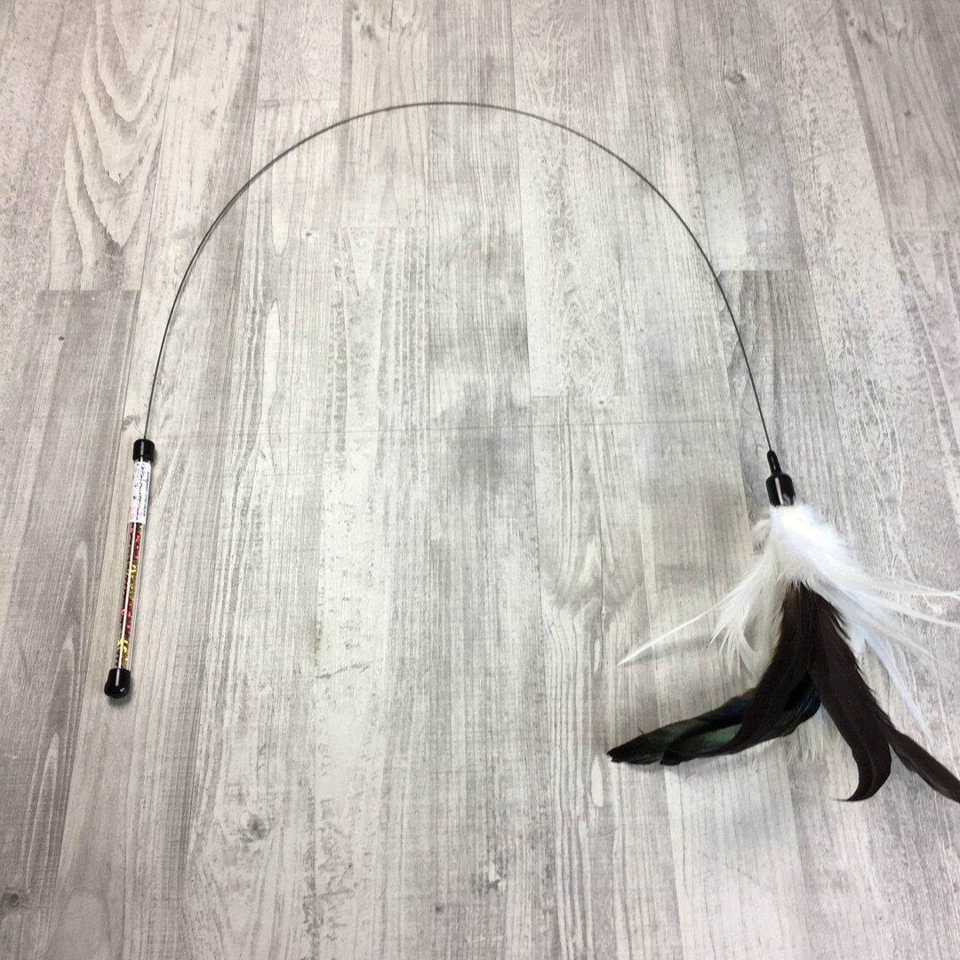 Bestselling Feather Cat Toy | XL Feather Crown - White | 115cm-45in ...