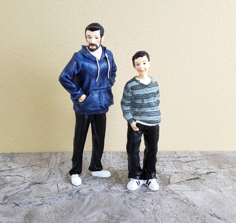 Dollhouse Miniature Man Modern Father Dad Standing Beard Blue Hoodie 1: ...