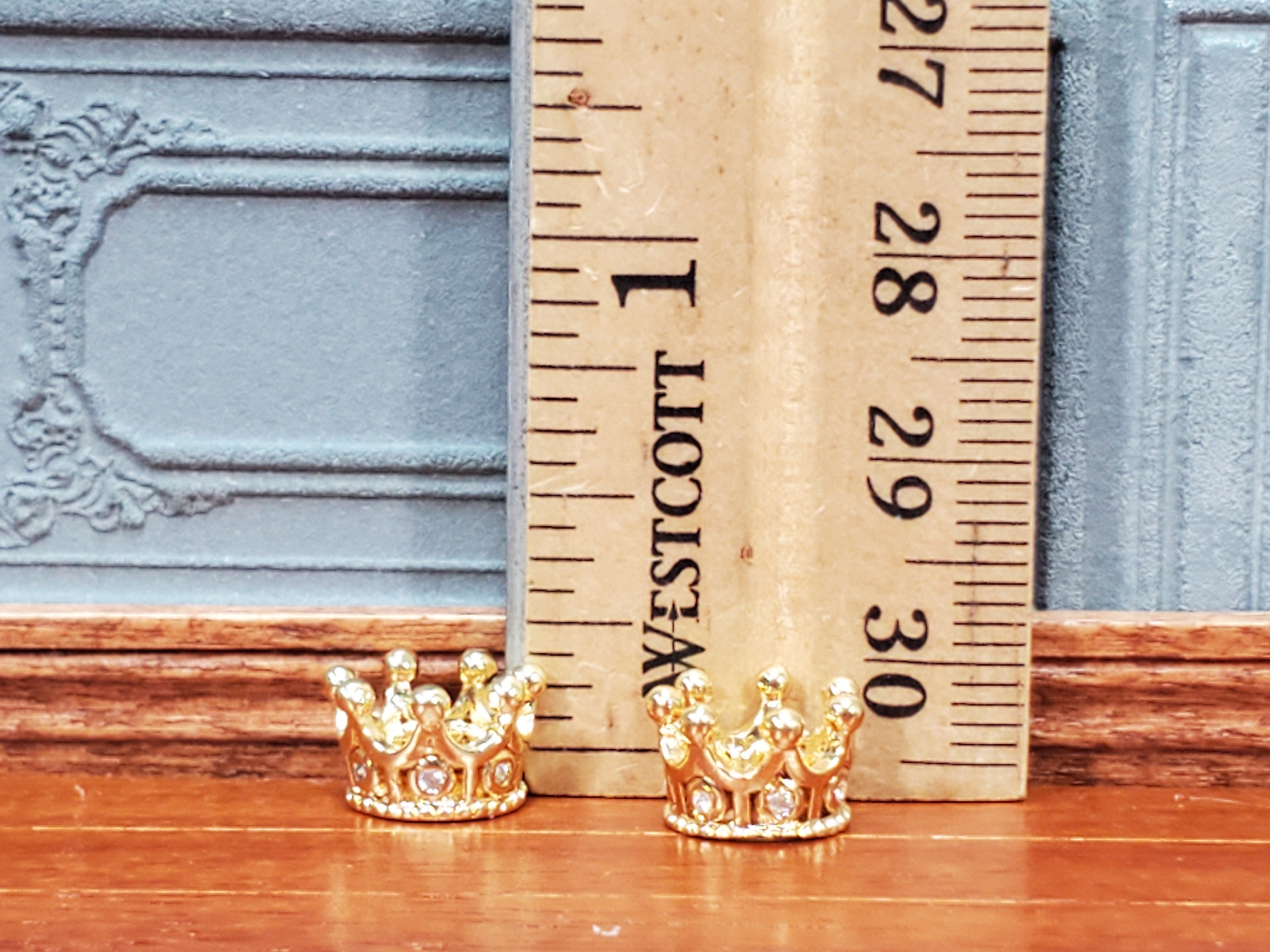 Tiny Crowns Gold Metal Set of 2 Miniatures Jewelry Model Making 1:48 ...