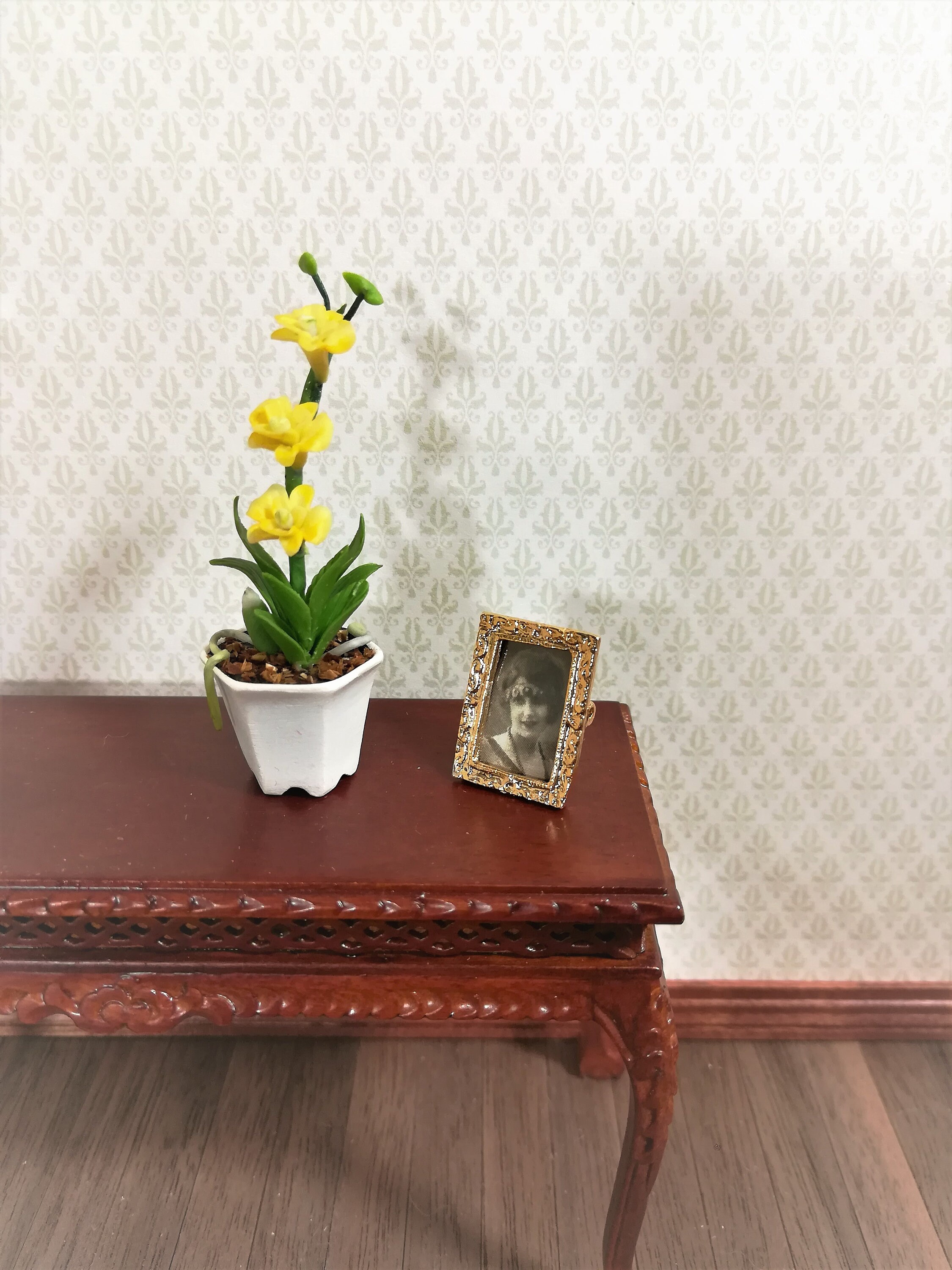 Dollhouse Miniature Picture Frame Small Gold Metal Rectangle - Etsy