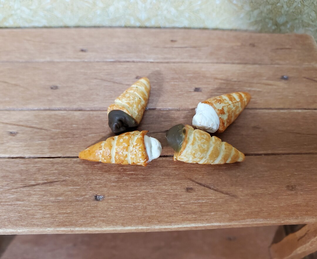 Dollhouse Patries Set of 4 Cornets Chocolate Custard 1:12 Scale ...