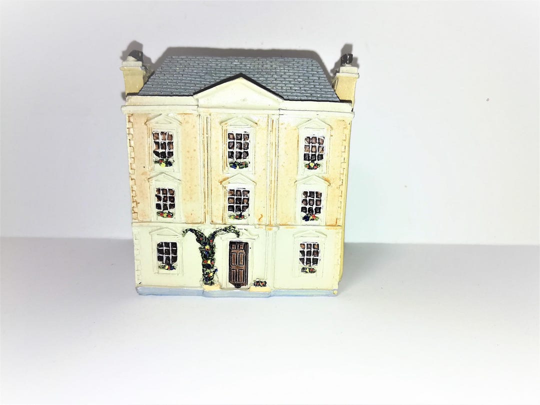 Dollhouse Miniature 1:144 Scale Dolls House the Montgomery Resin - Etsy