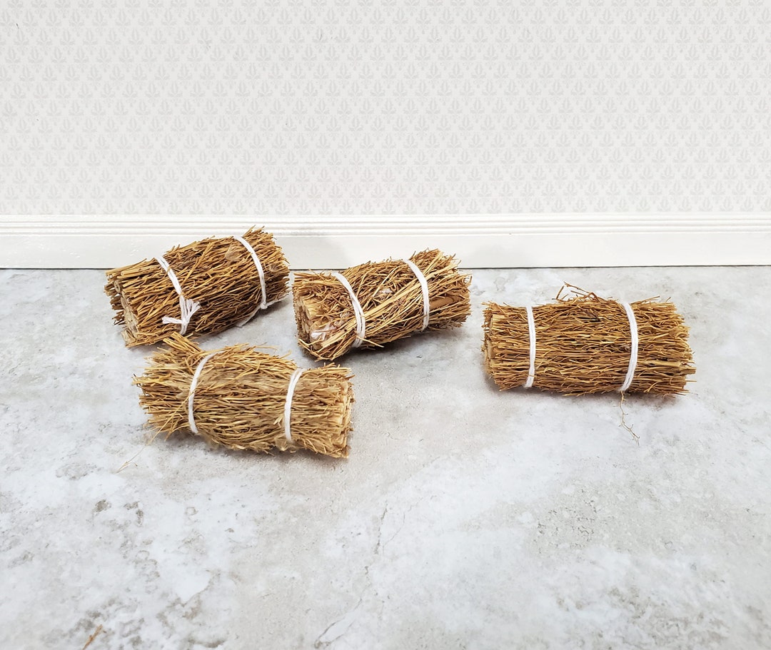 Tiny Miniature Haybales X4 Hay Stacks Straw Bales for Mini Decorating ...