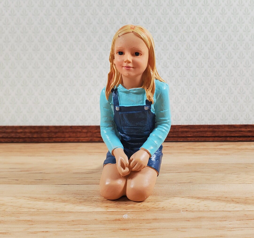 Modern Dollhouse Doll Young Girl Daughter Sitting on Knees 1:12 Scale ...