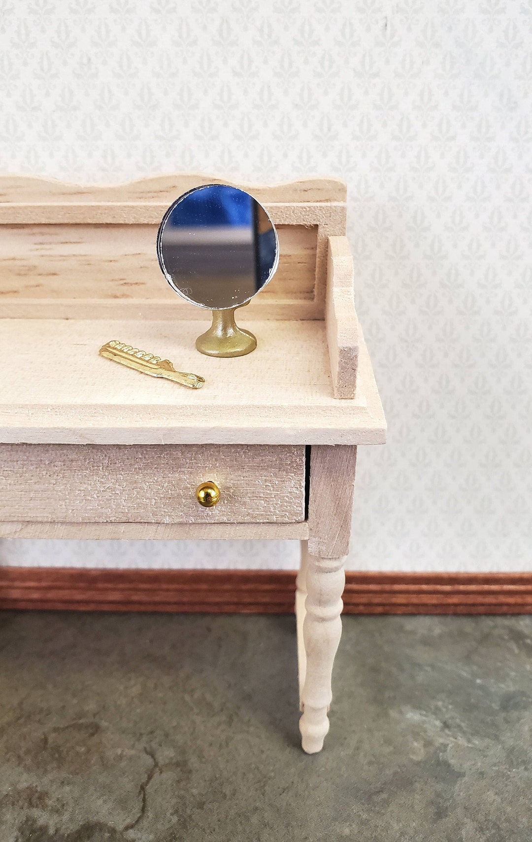 Dollhouse Miniature Make-up Mirror Round With Gold Comb 1/12 Scale ...