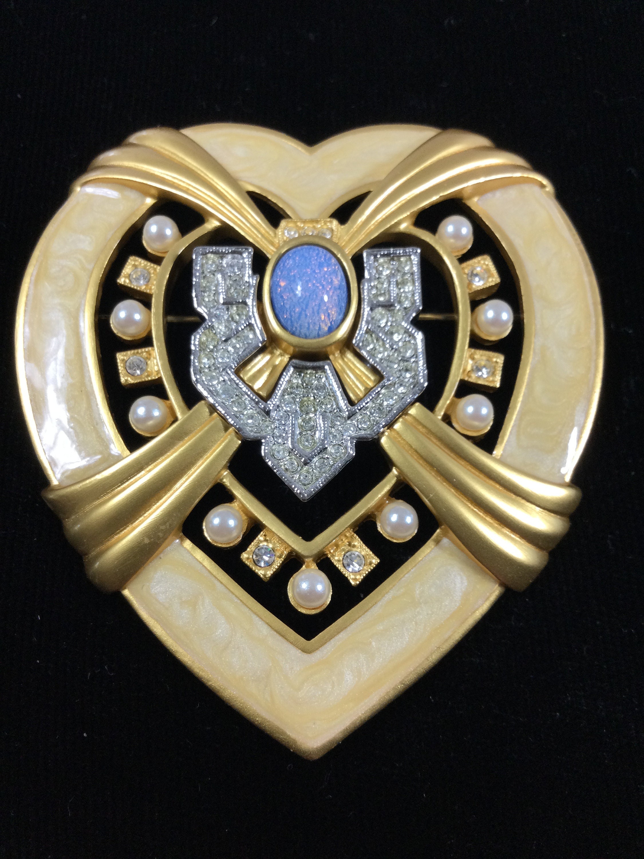 Hollywood stamped brooch store