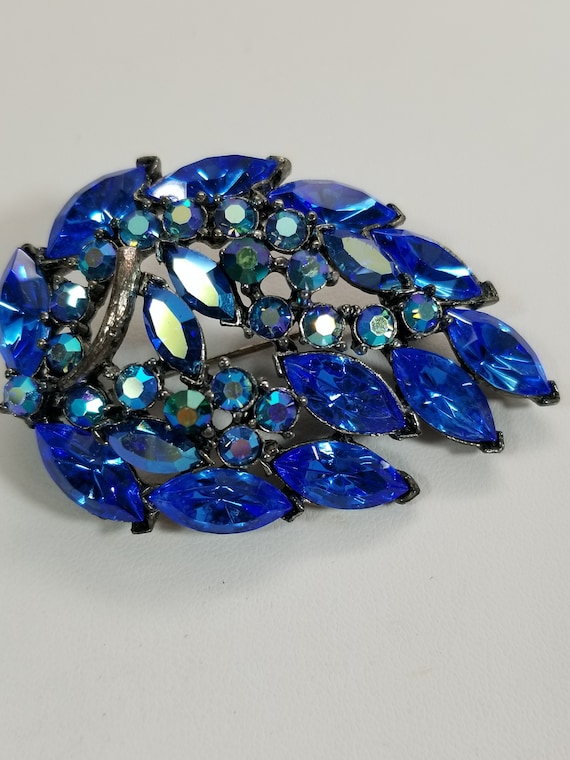 Vintage blue weiss brooch - Gem