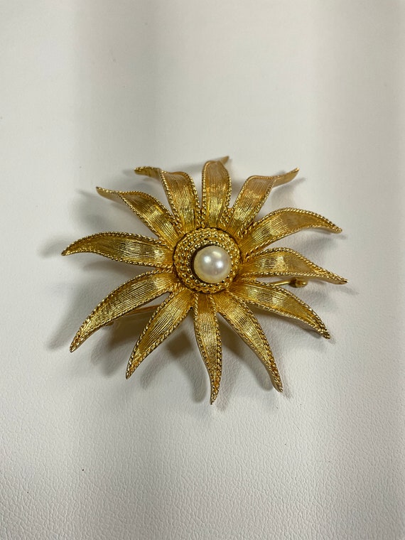 Vintage daisy brooch - Gem