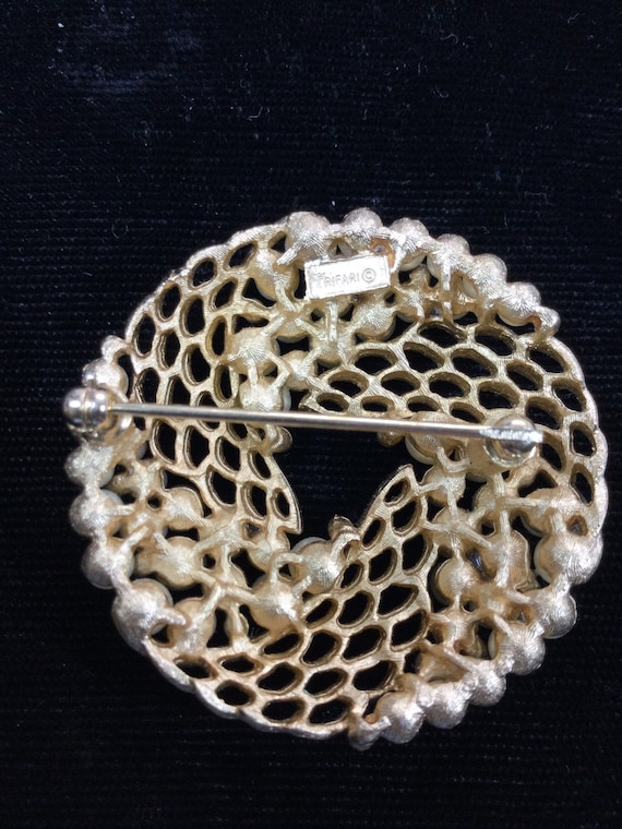 TRIFARI SCALES and PEARLS Brooch - Gem