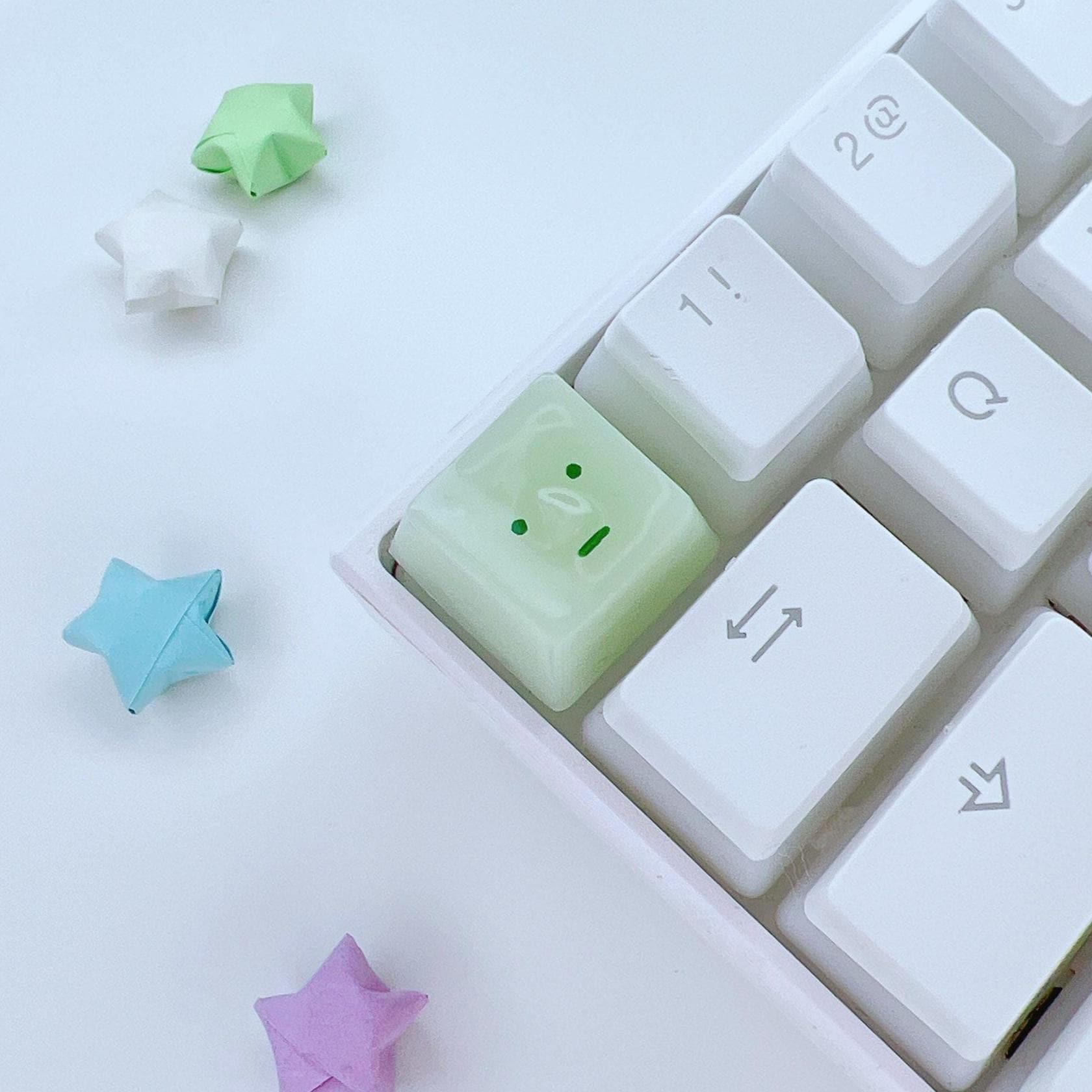 Glow-in-the-dark Desk Buddy Keycap: Kawaii Mechanical Keyboard ...